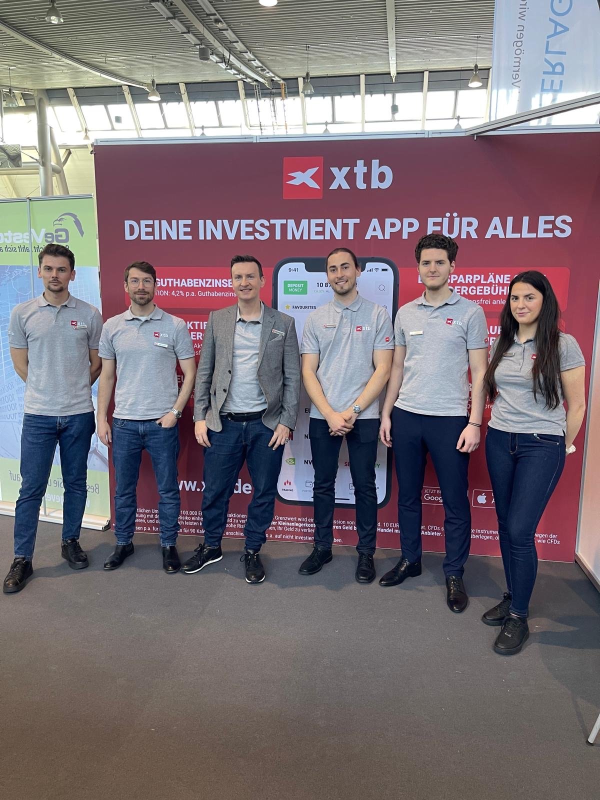 Das Team von XTB auf der INVEST 2024 in Stuttgart